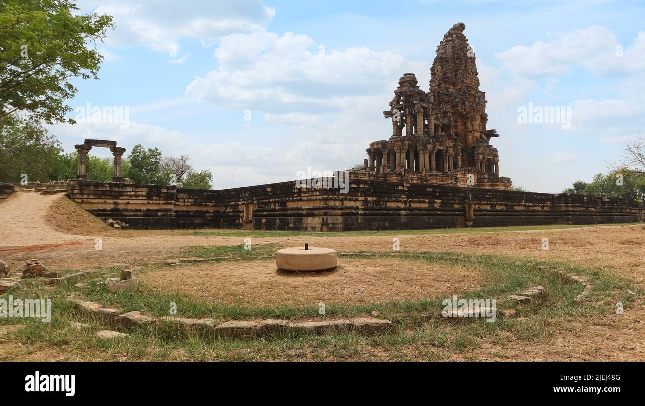 Side view of Kakanmath Temple, 11th century Shiva temple, Morena ...