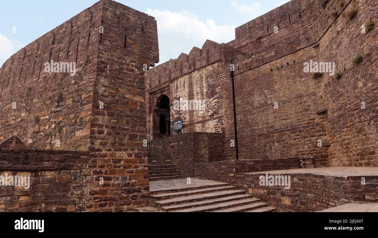 Fort walls of Narwar Fort, Shivpuri, Madhya Pradesh, India Stock Photo ...