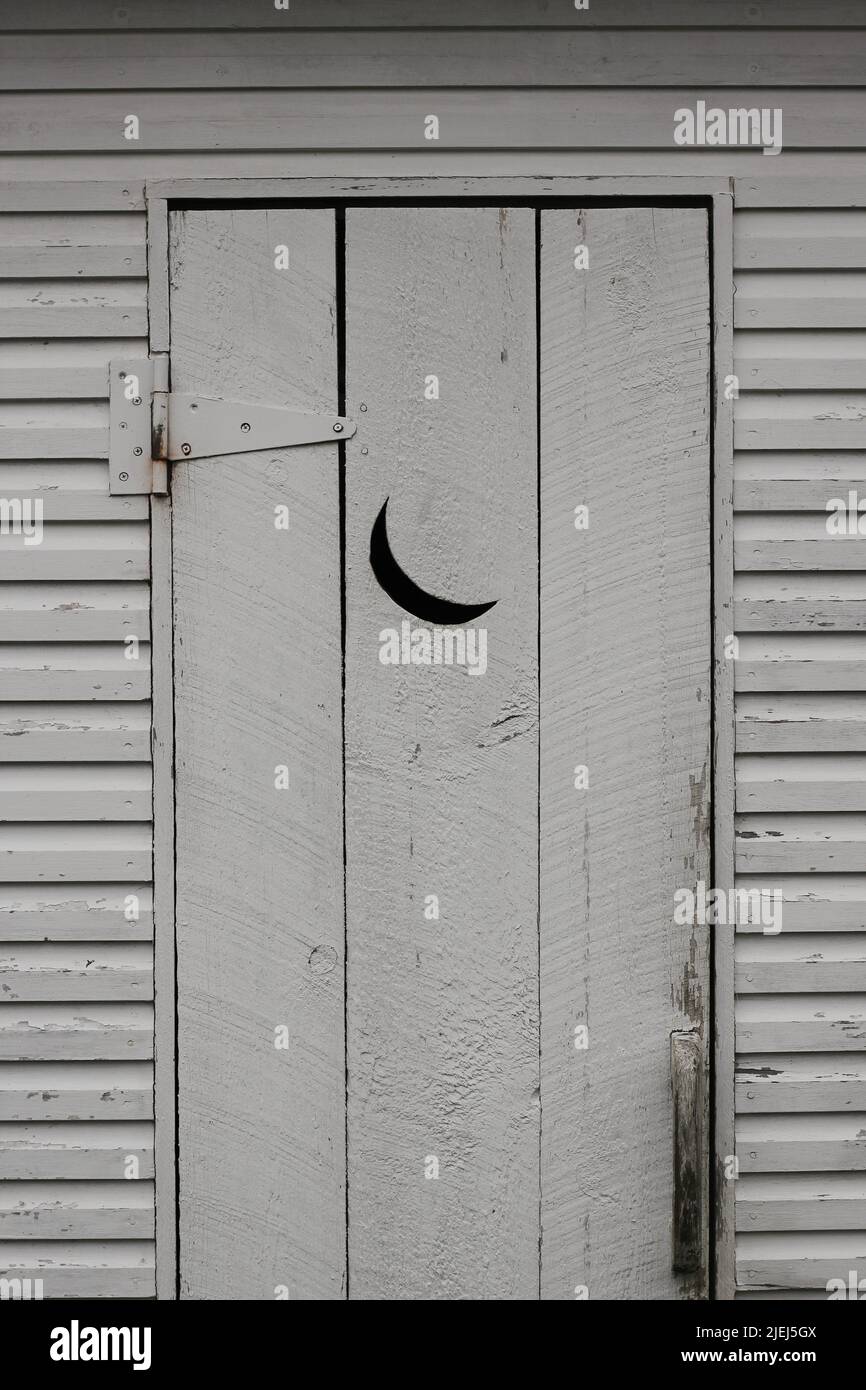 Outhouse moon hi-res stock photography and images - Alamy
