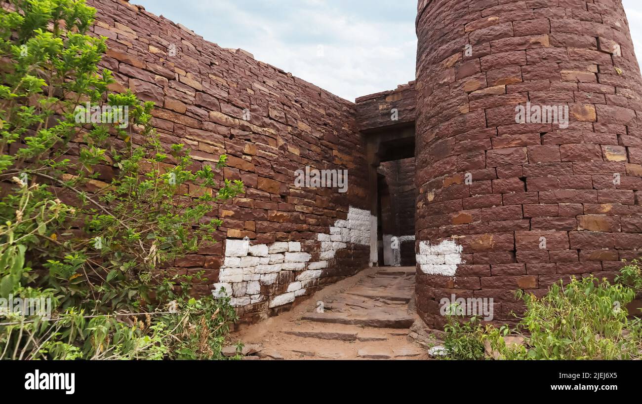 Entrance gate for the main palace area of Narwar Fort, Shivpuri, Madhya ...