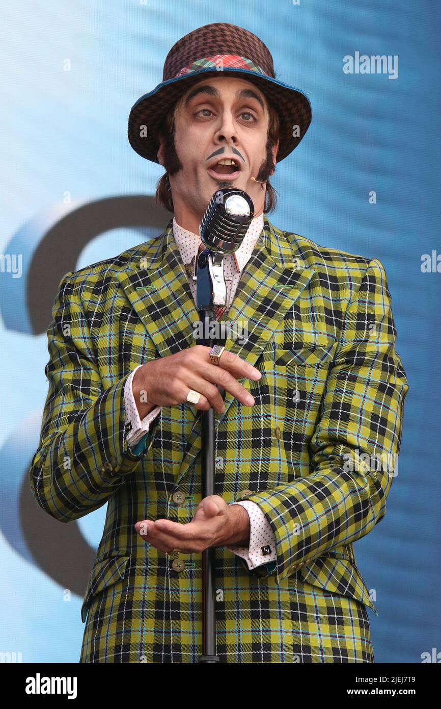 Sebastien Torkia plays Mr Wormwood in the musical Matilda in West End ...