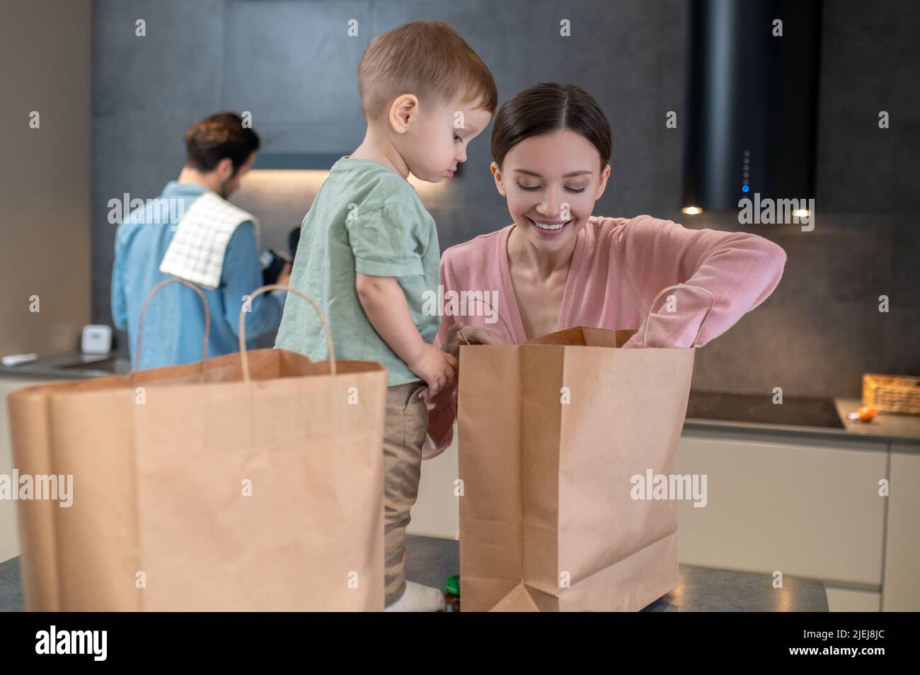 Child kitchen shopping bags hi-res stock photography and images - Alamy