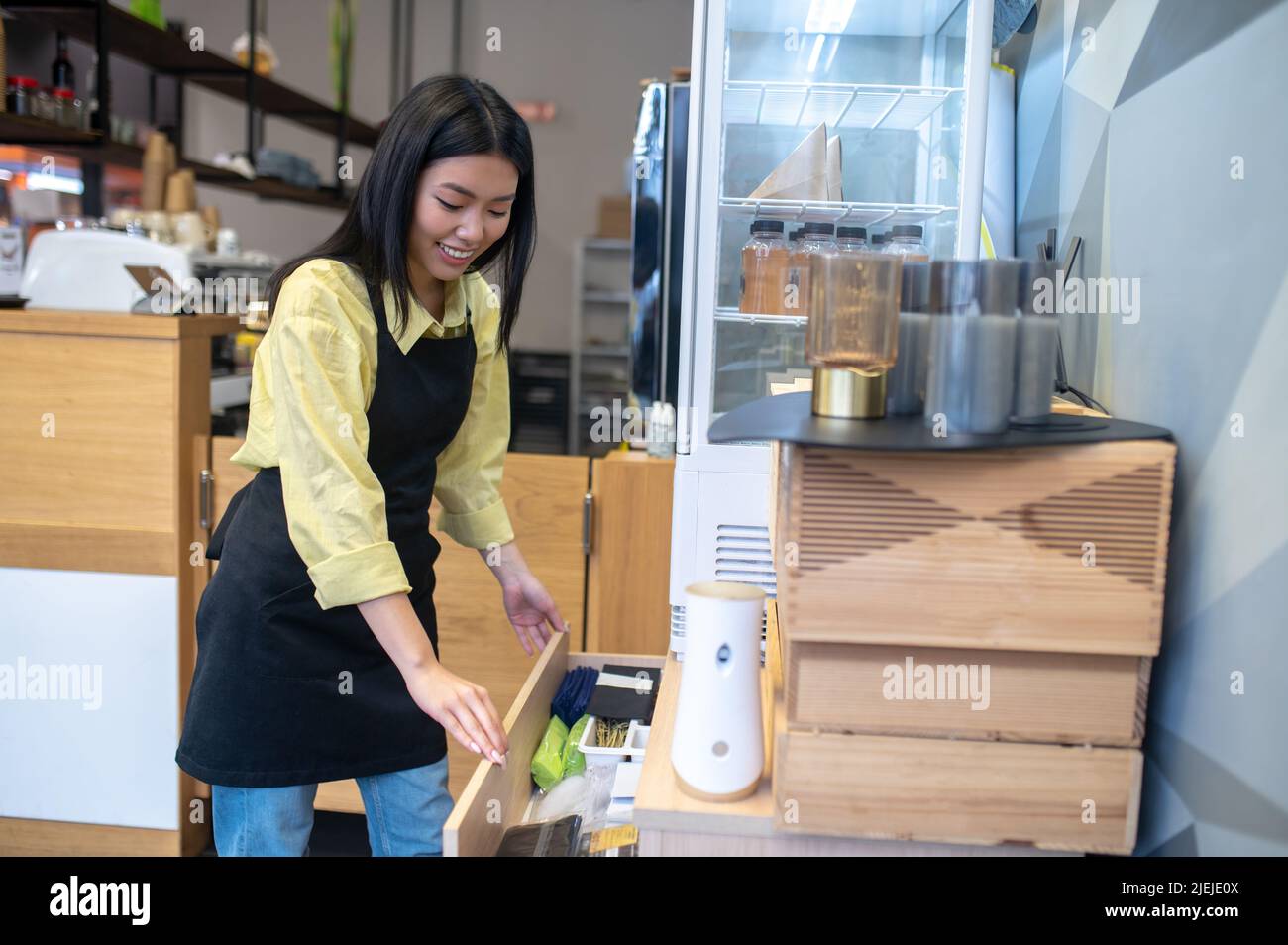 Drawer woman hi-res stock photography and images - Alamy
