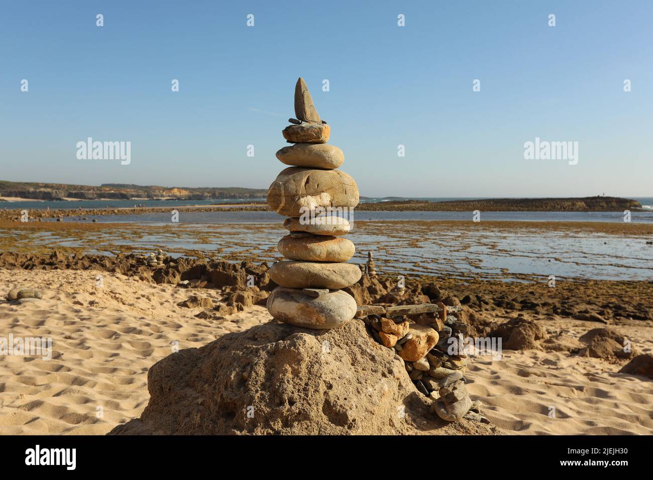 Tower of Stone on the beach Stock Photo - Alamy