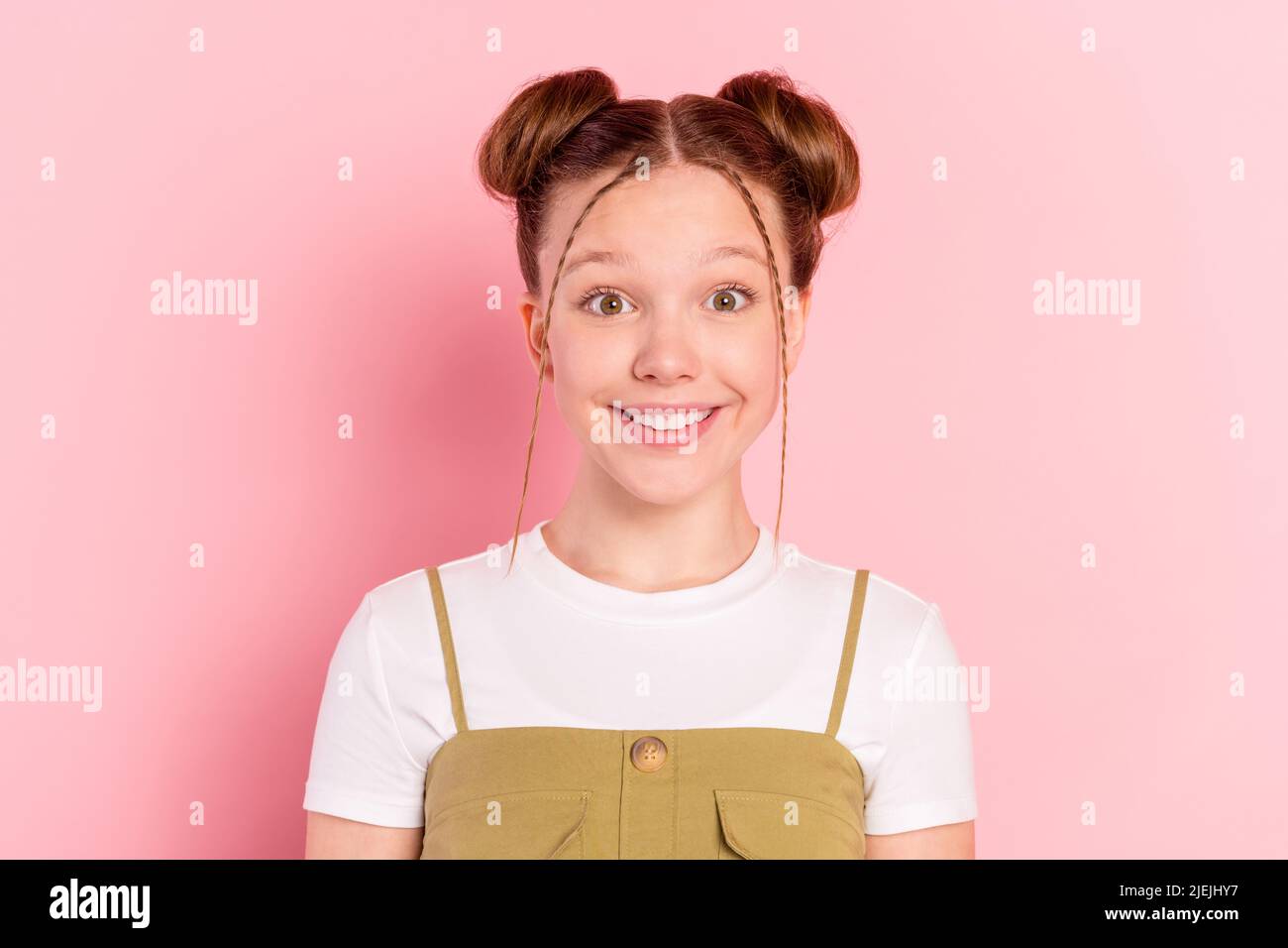 Portrait of attractive cheerful funky pre-teen foxy ginger girl smiling ...