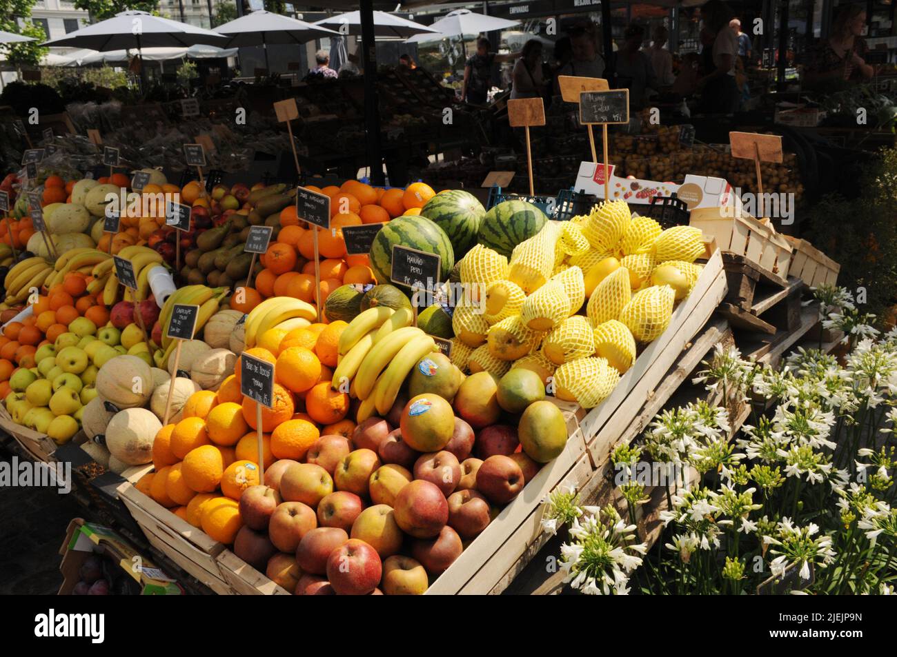 Copenhagen/Denmark/.27 June 2022/.Fruit and vegetable shoppers at ...