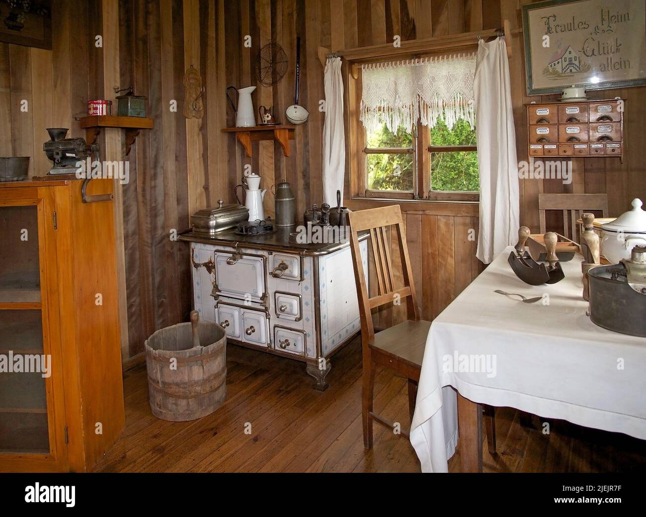 German architecture home farmhouse hi-res stock photography and images ...