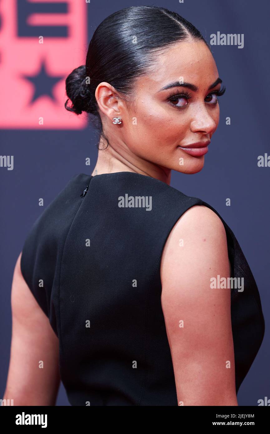 LOS ANGELES, CALIFORNIA, USA - JUNE 26: Tamera Tee Kissen arrives at ...