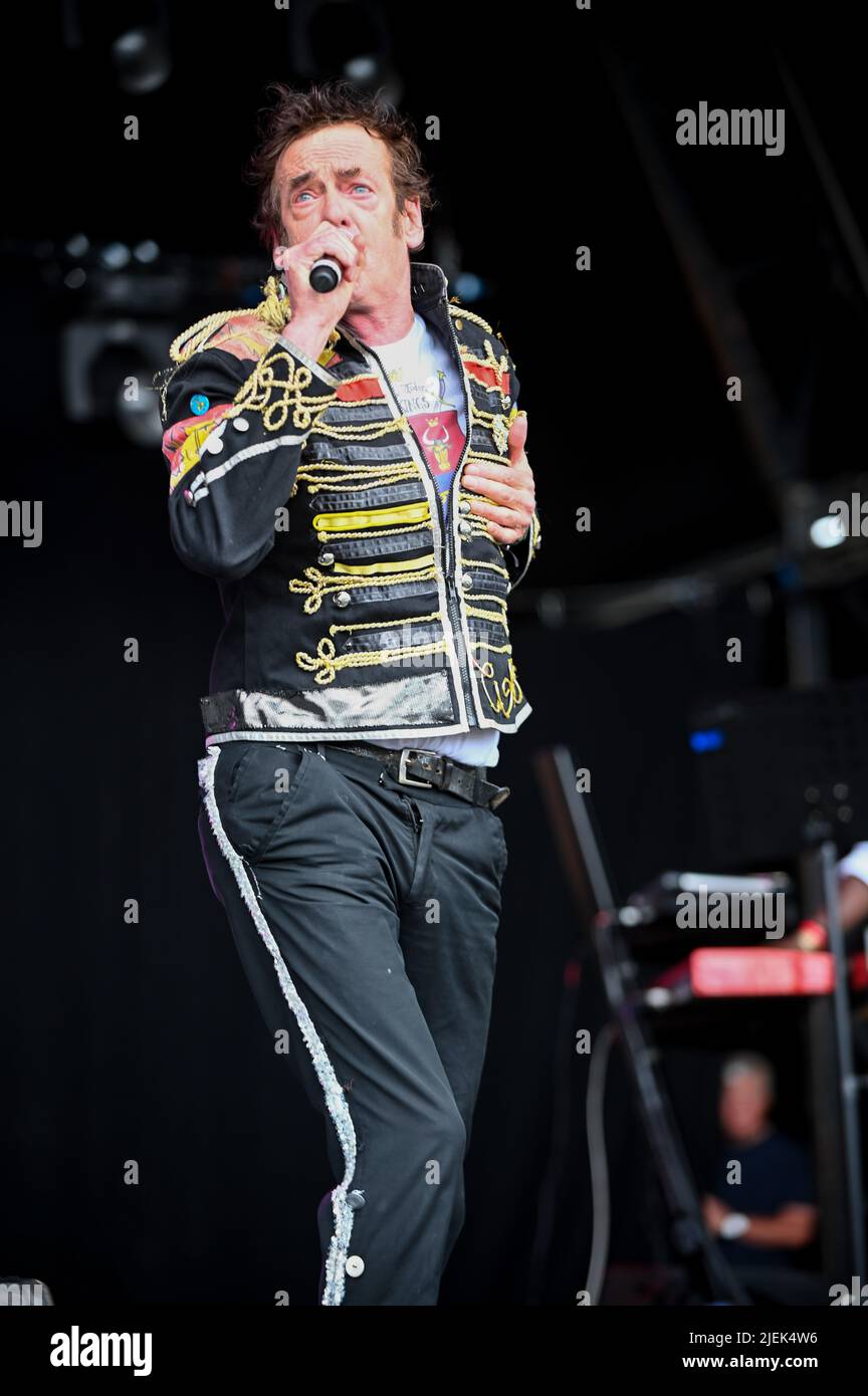 Edward Tudor-Pole seen performing at Lets Rock Leeds 80s Festival in ...