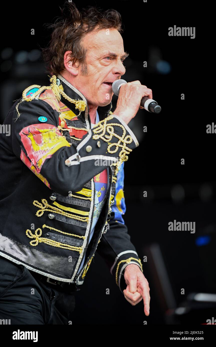 Edward Tudor-Pole seen performing at Lets Rock Leeds 80s Festival in ...