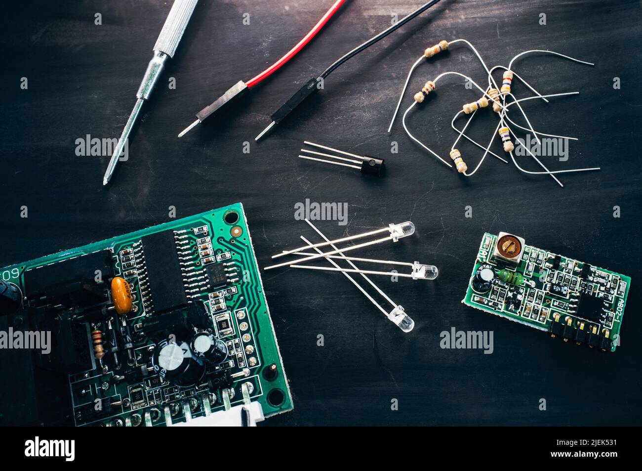 Electronic repair shop hi-res stock photography and images - Alamy