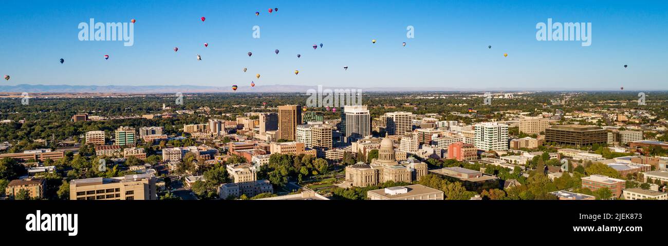 Panoramic of Boise skyline with hot air balloons overhead Stock Photo ...