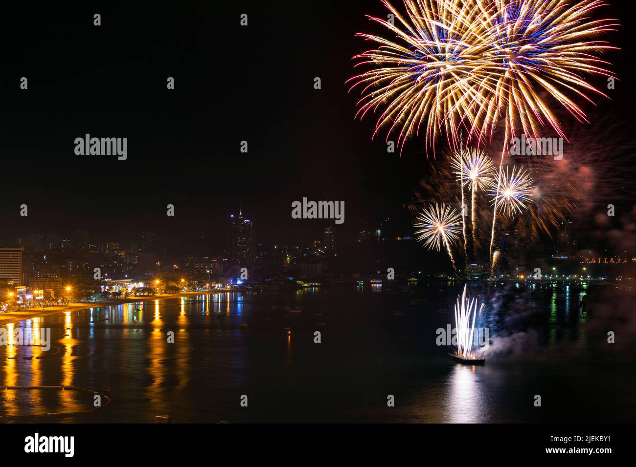 Pattaya thailand party hi-res stock photography and images - Alamy