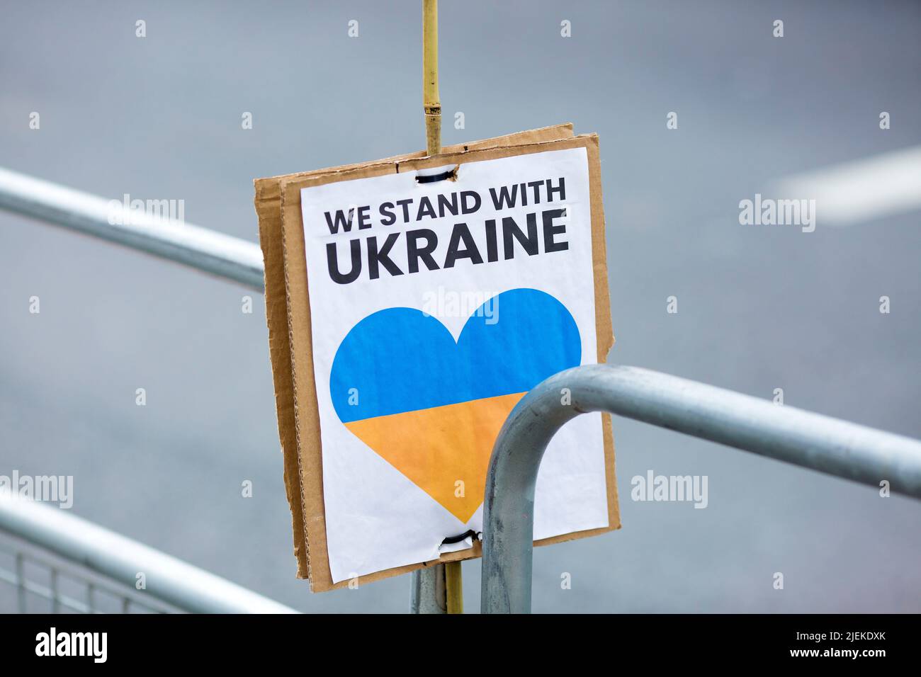 Messages against Russia’s invasion of Ukraine and supporting messages ...
