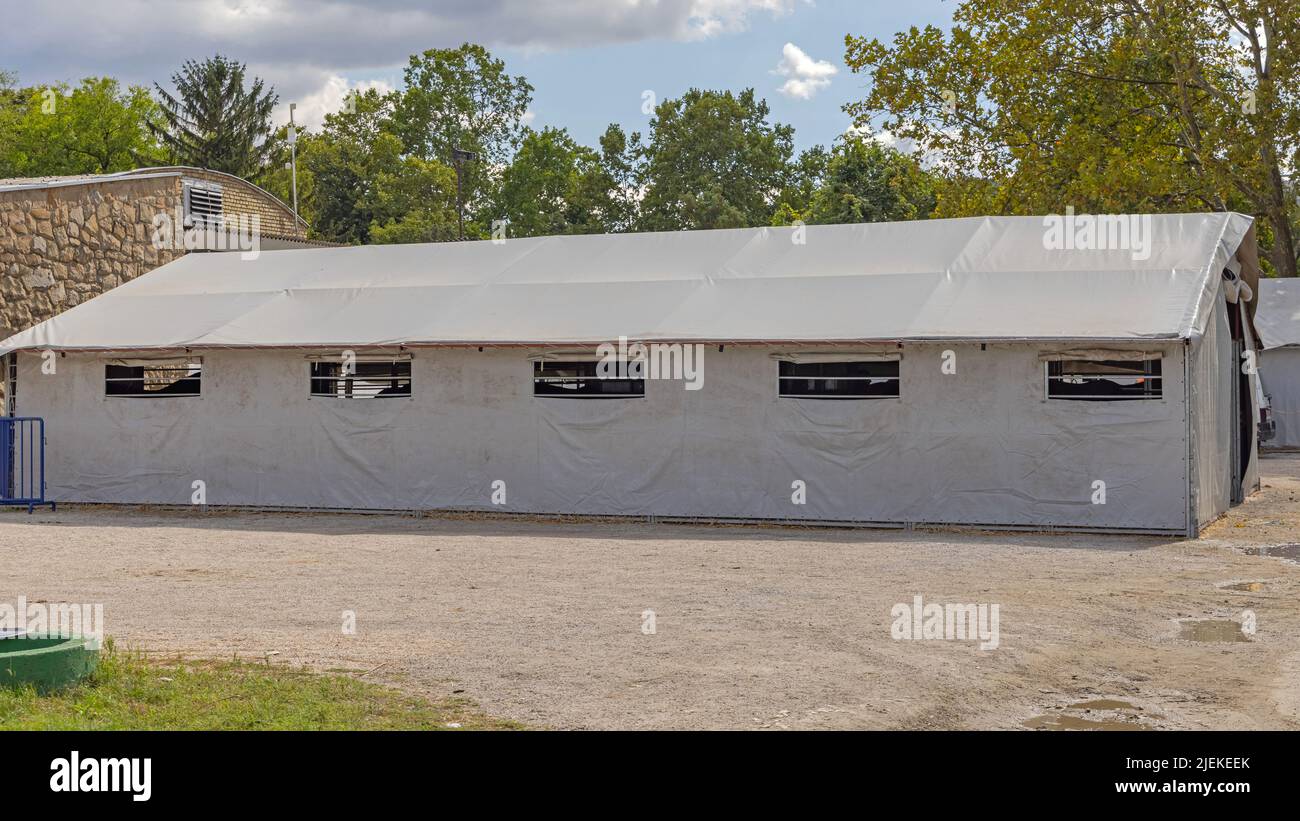 Temporary Stable Structure Building For Horses at Event Stock Photo - Alamy