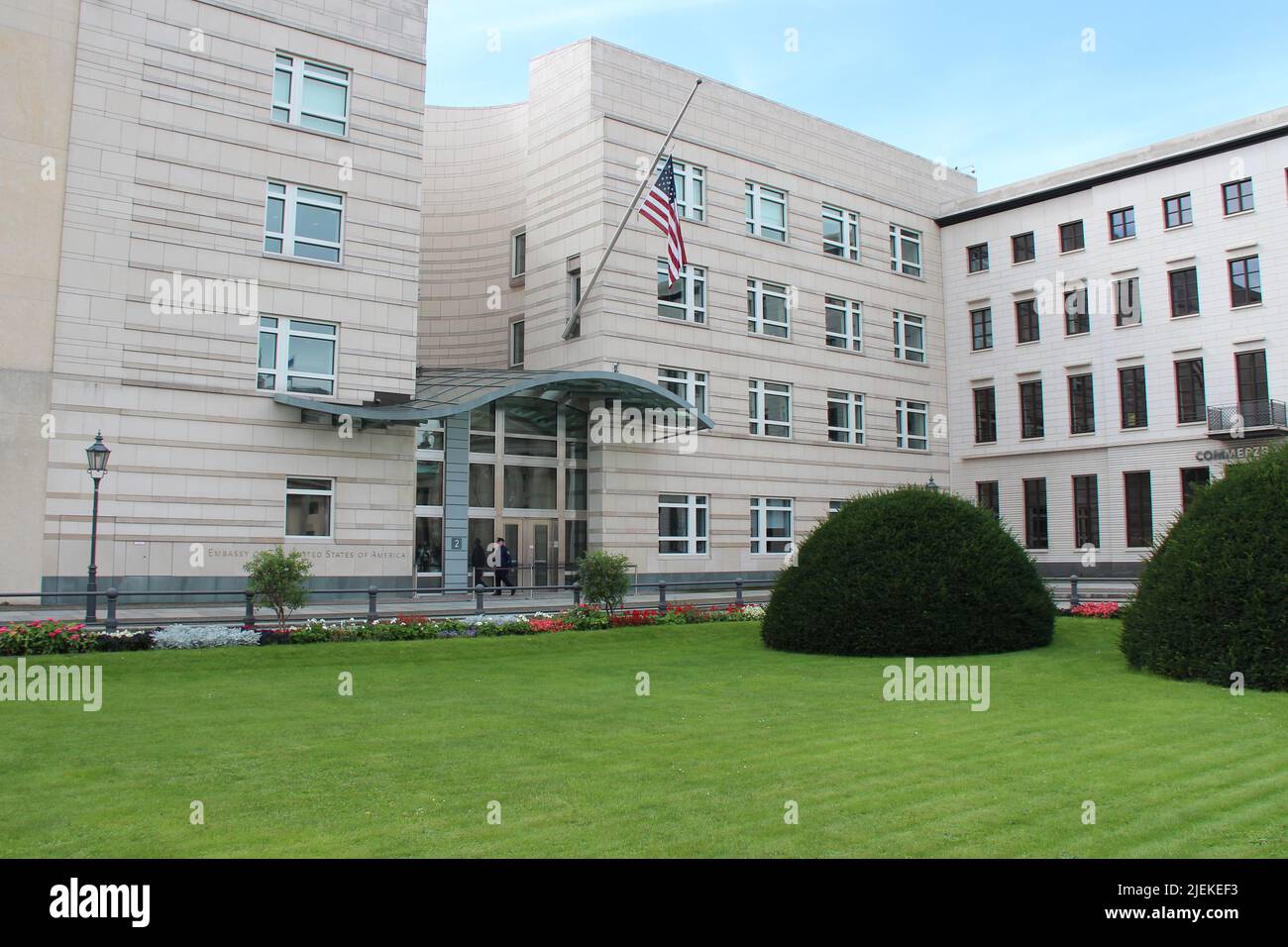 us embassy in berlin (germany Stock Photo - Alamy