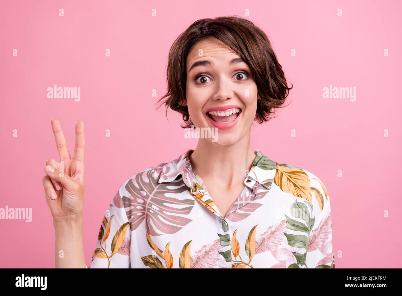 Photo Portrait Amazed Bob Haired Woman Showing V Sign Gesture Isolated