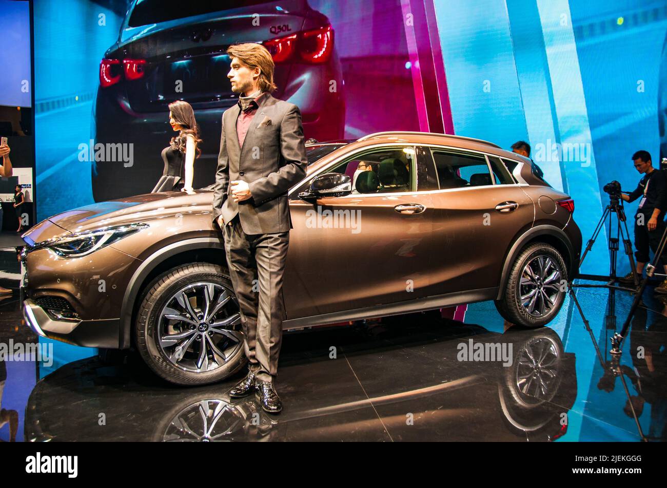 Guangzhou convention and exhibition center hi-res stock photography and ...