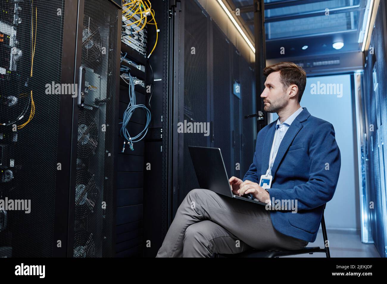 Admin in data center using hi-res stock photography and images - Alamy