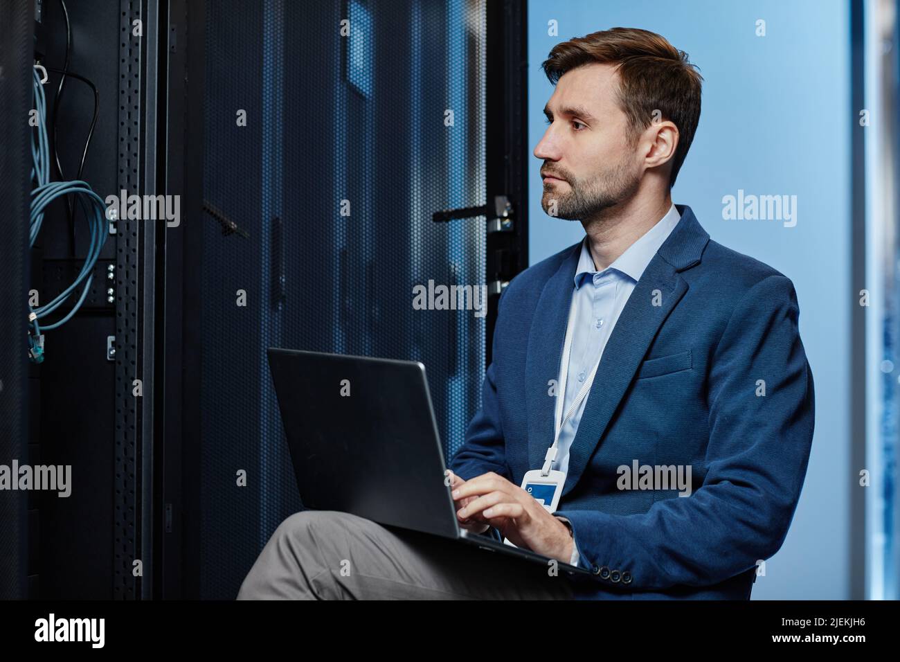 Admin in data center using hi-res stock photography and images - Alamy