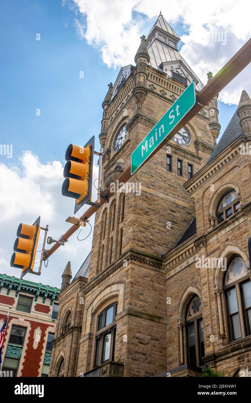 The Butler County Courthouse sits on Main Street in Butler ...