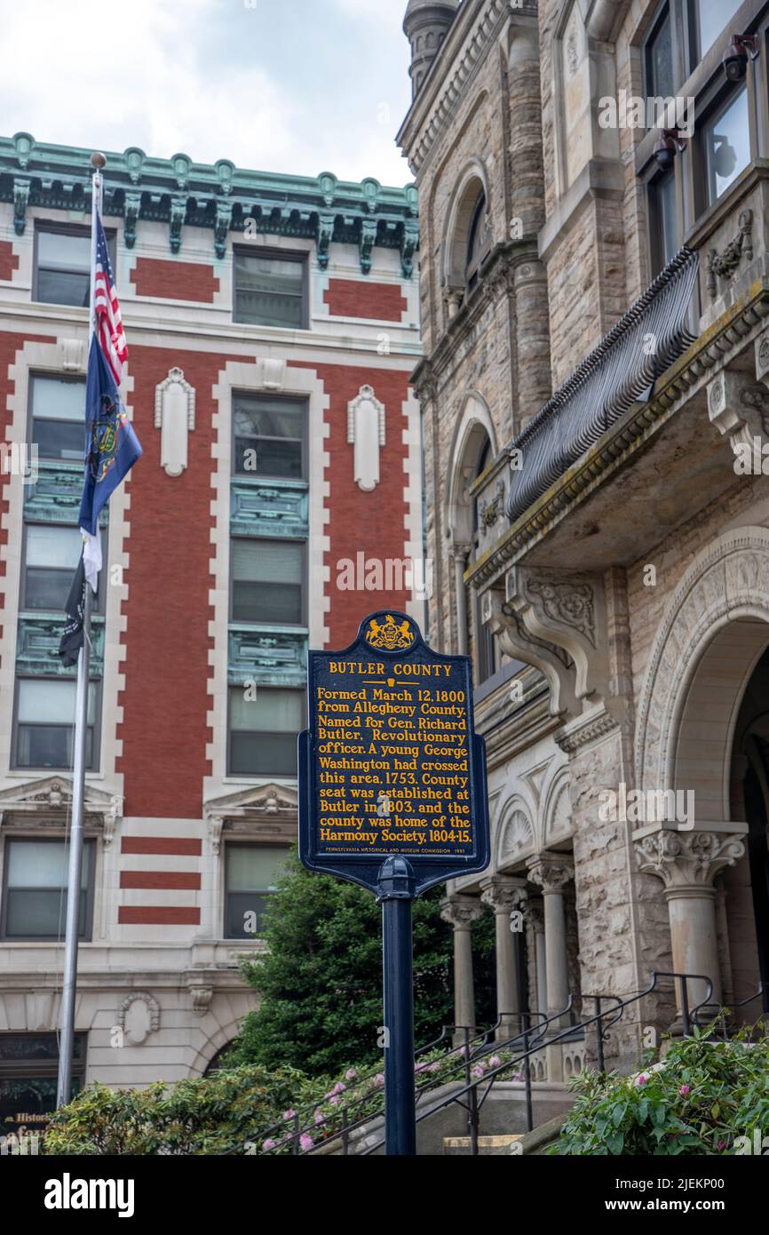 The Butler County Courthouse, the Lafayette Building, and a sign ...