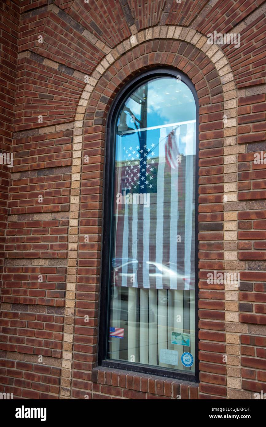 Butler pennsylvania american flag hi-res stock photography and images ...