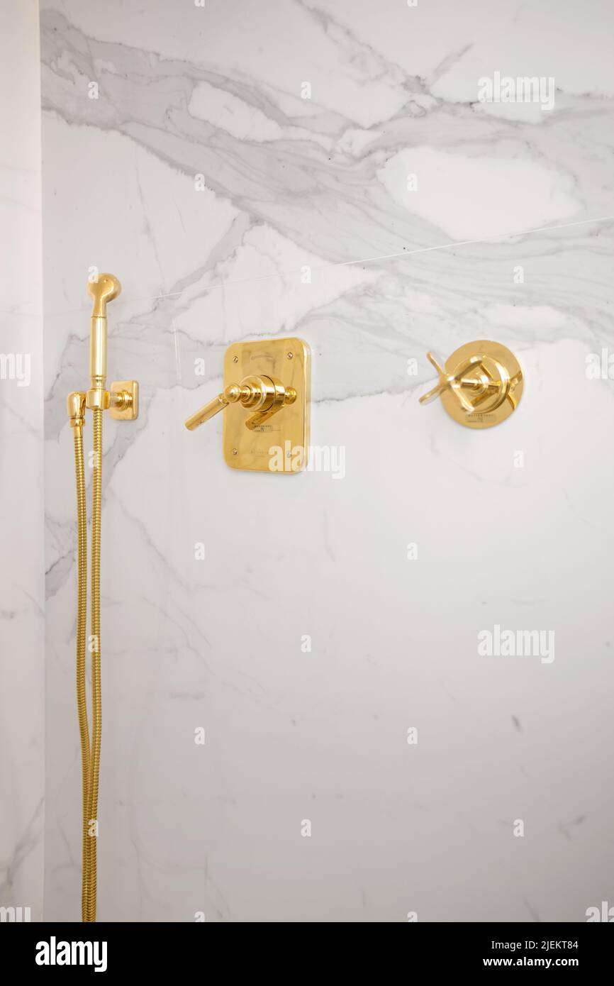 Golden restroom hi-res stock photography and images - Alamy