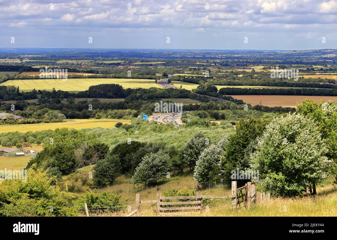 Chiltern landscape in oxfordshire hi-res stock photography and images ...