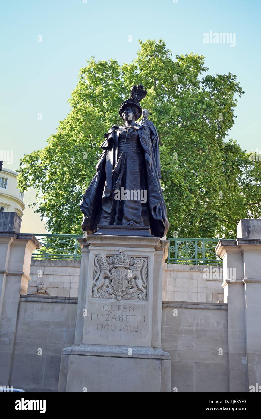 London, Queen Elizabeth I memorial Stock Photo - Alamy