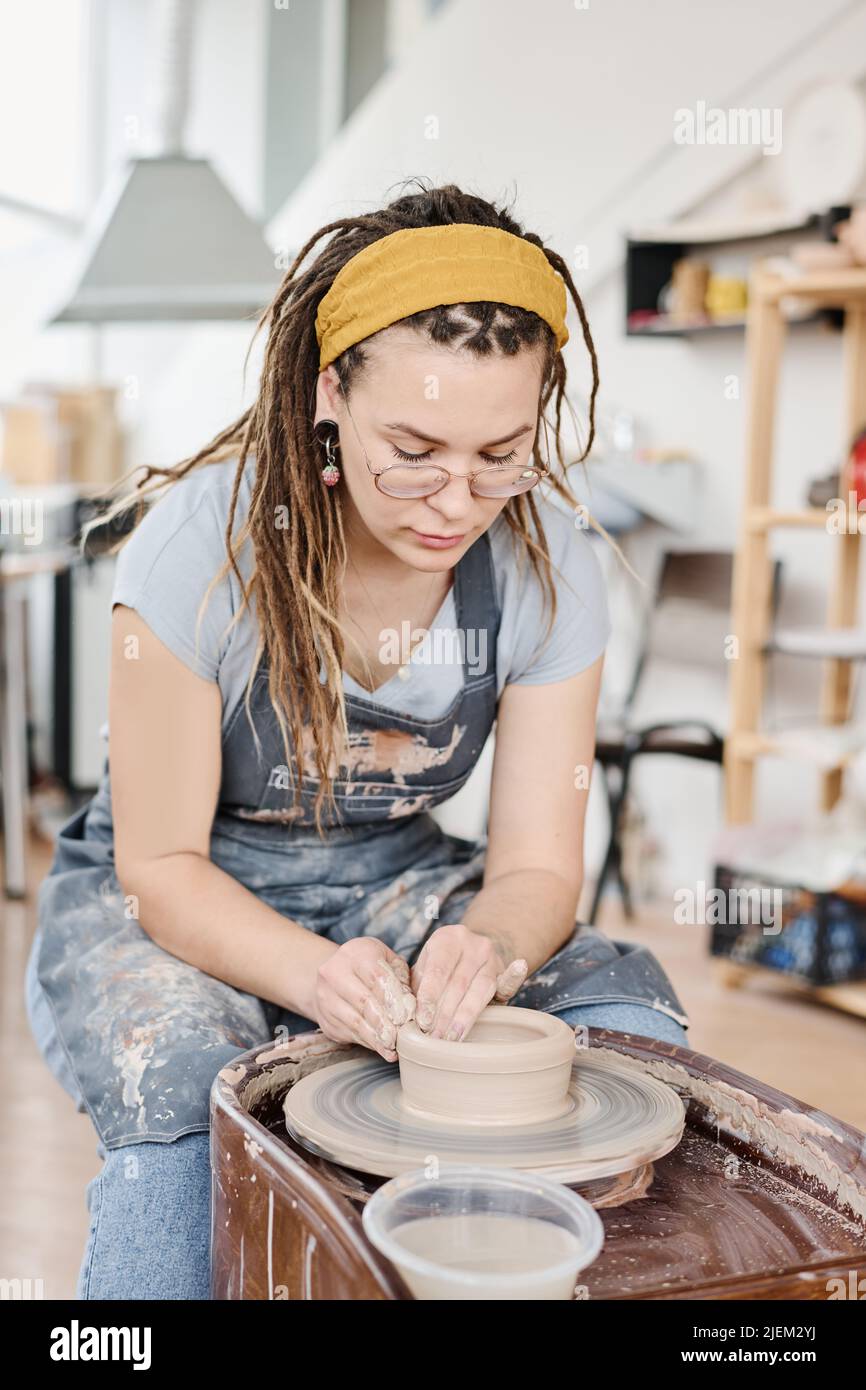 Creative clay shop woman hi-res stock photography and images - Alamy