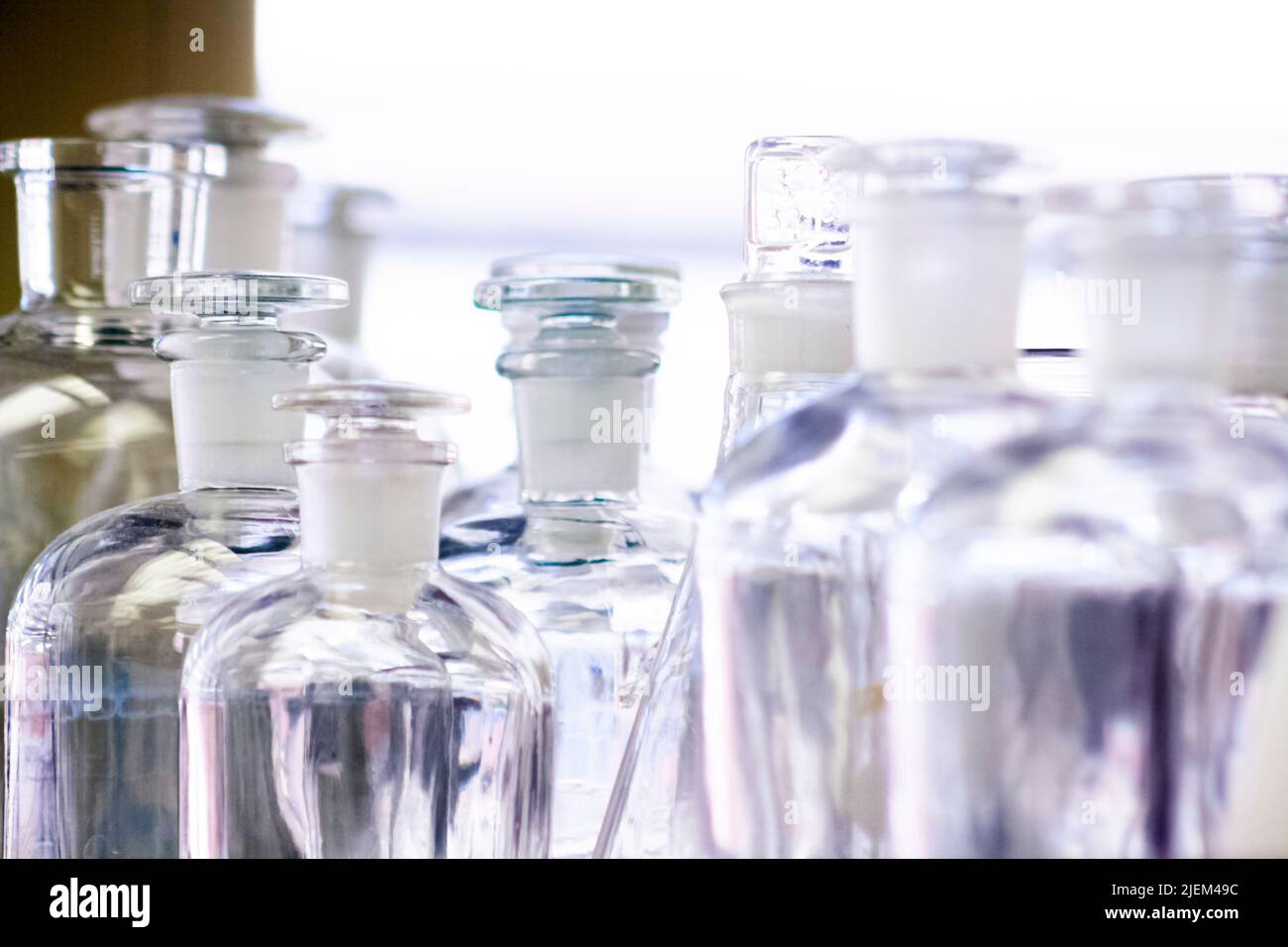 Laboratory glass jars hi-res stock photography and images - Alamy