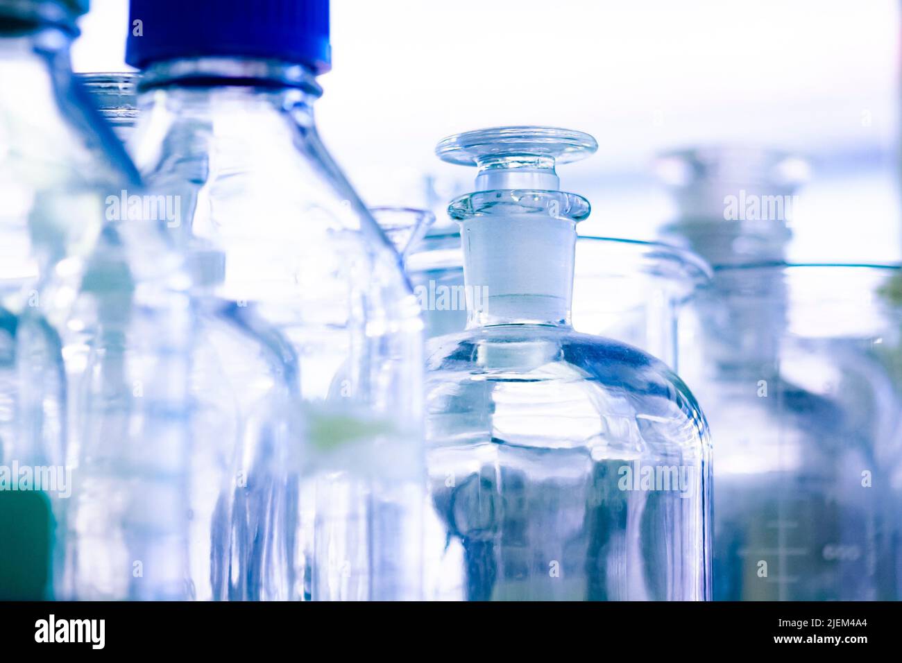 Laboratory glass jars hi-res stock photography and images - Alamy