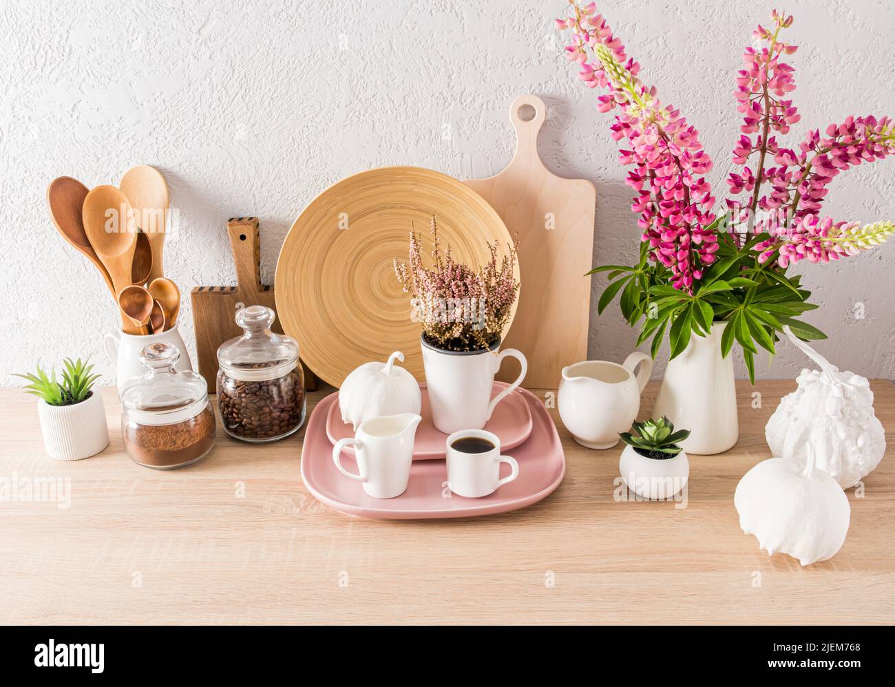 the interior of the kitchen countertop with decorative elements to ...