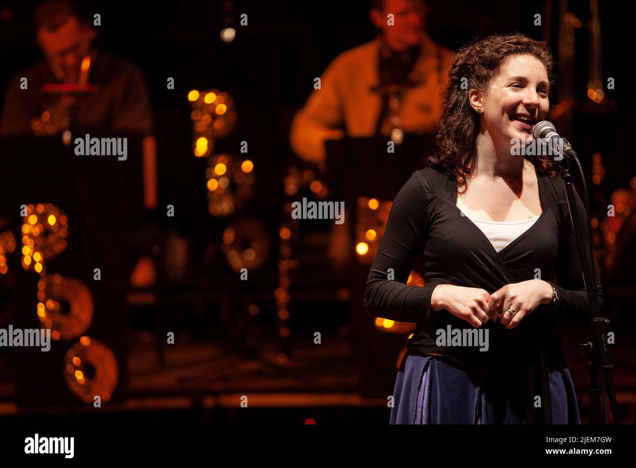 Female singer performing at jazz club hi-res stock photography and ...