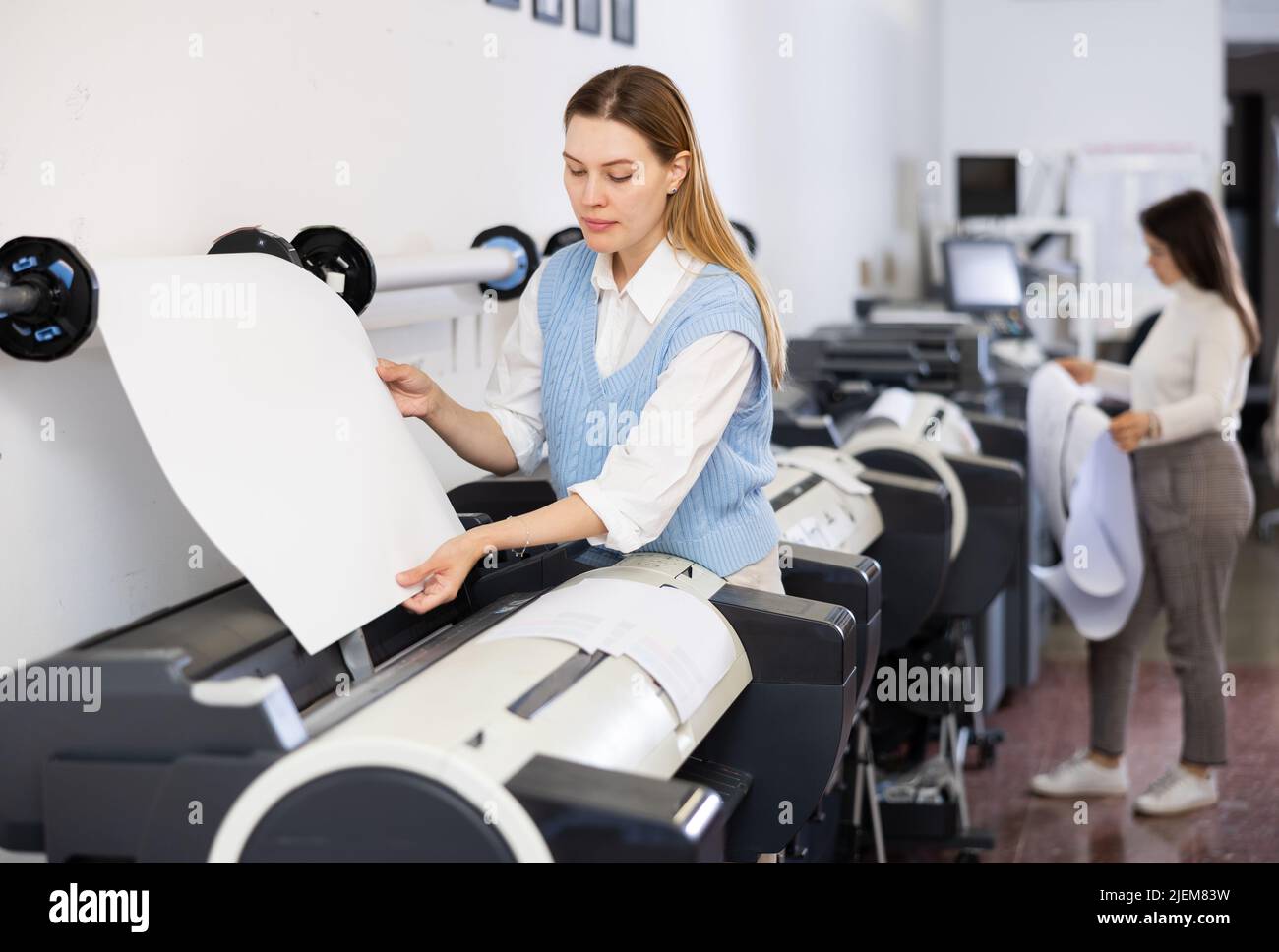 Newspaper printing press operator hi-res stock photography and images ...