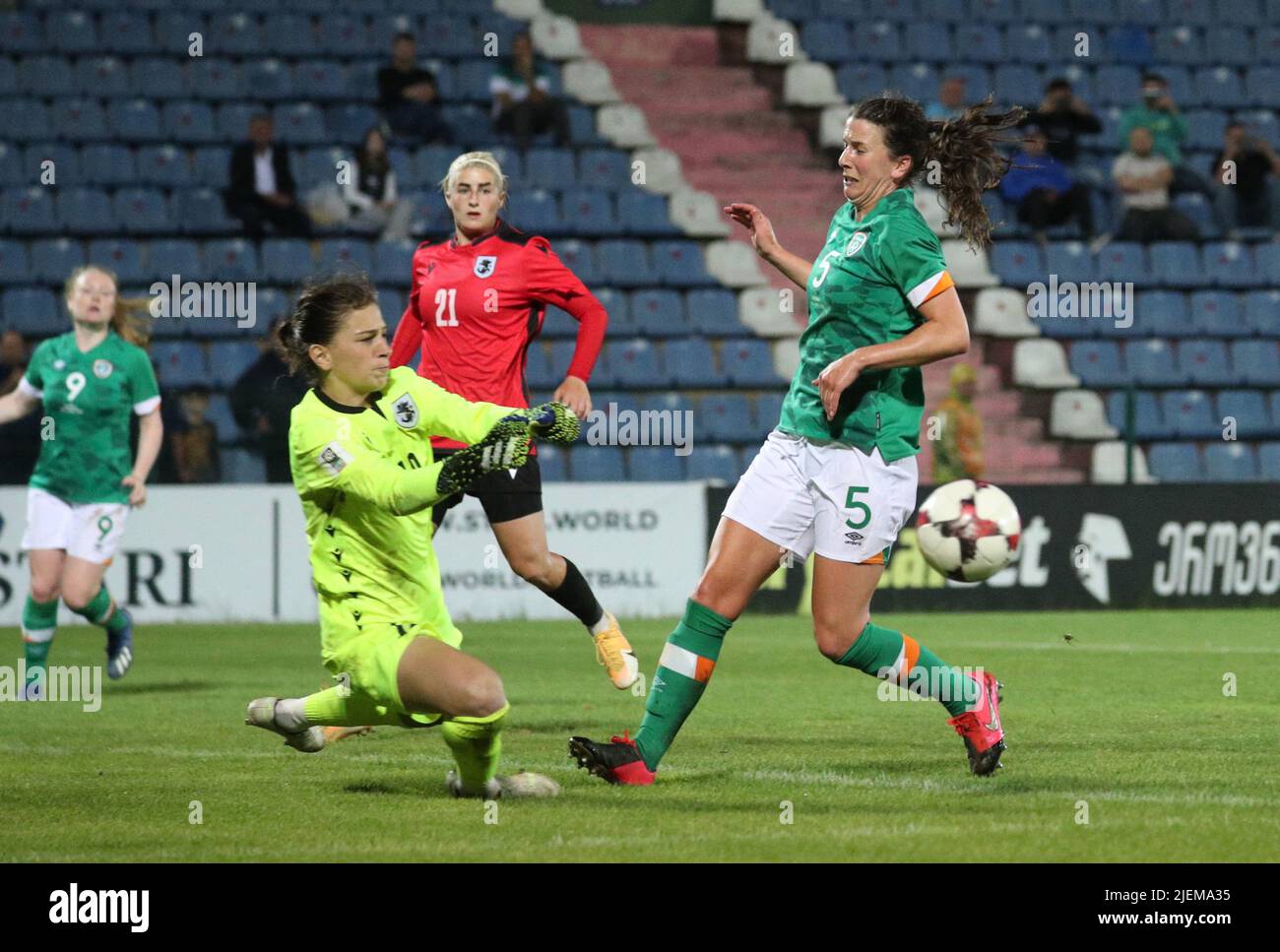 Niamh fahey georgia hi-res stock photography and images - Alamy