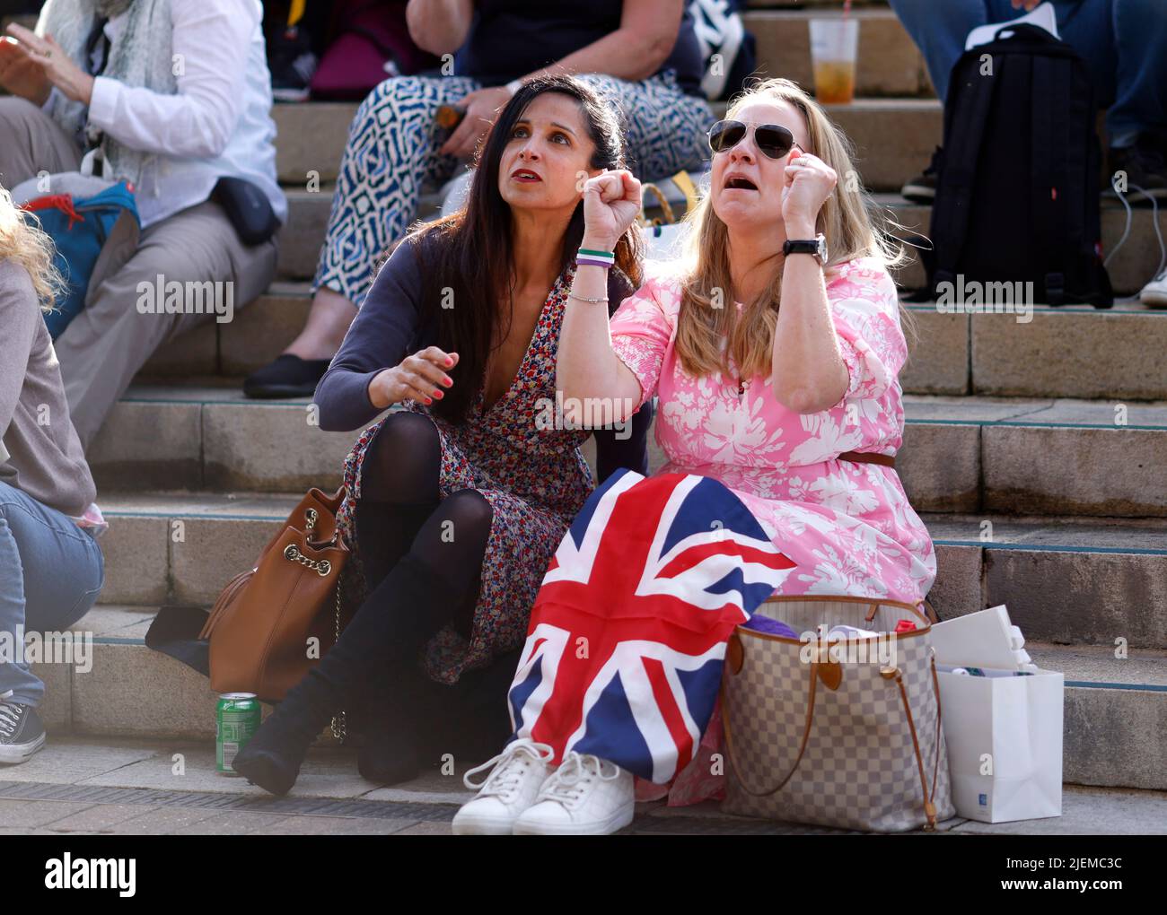 Emma raducanu fans hi-res stock photography and images - Alamy