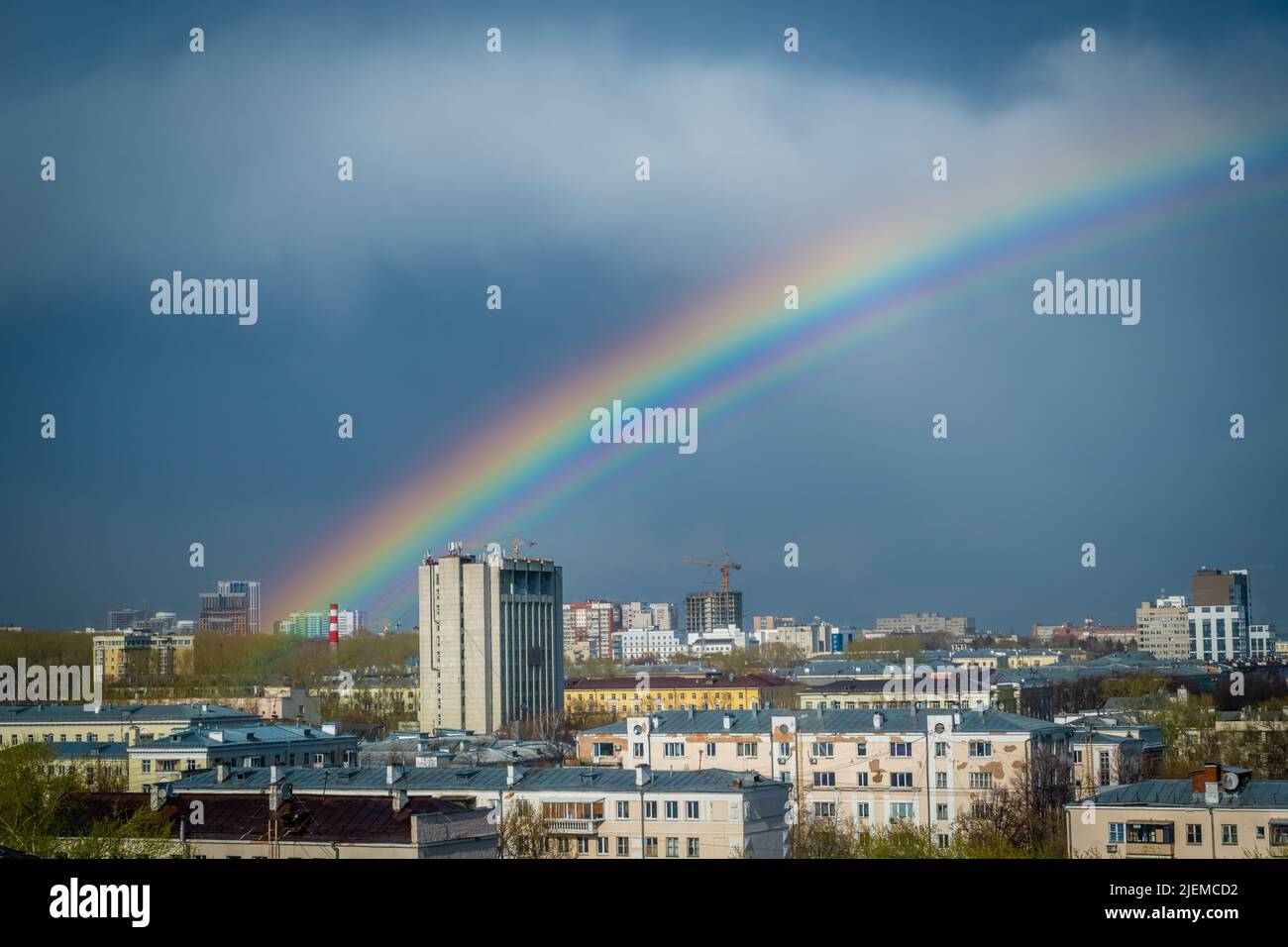 Rainbow over honolulu hi-res stock photography and images - Alamy