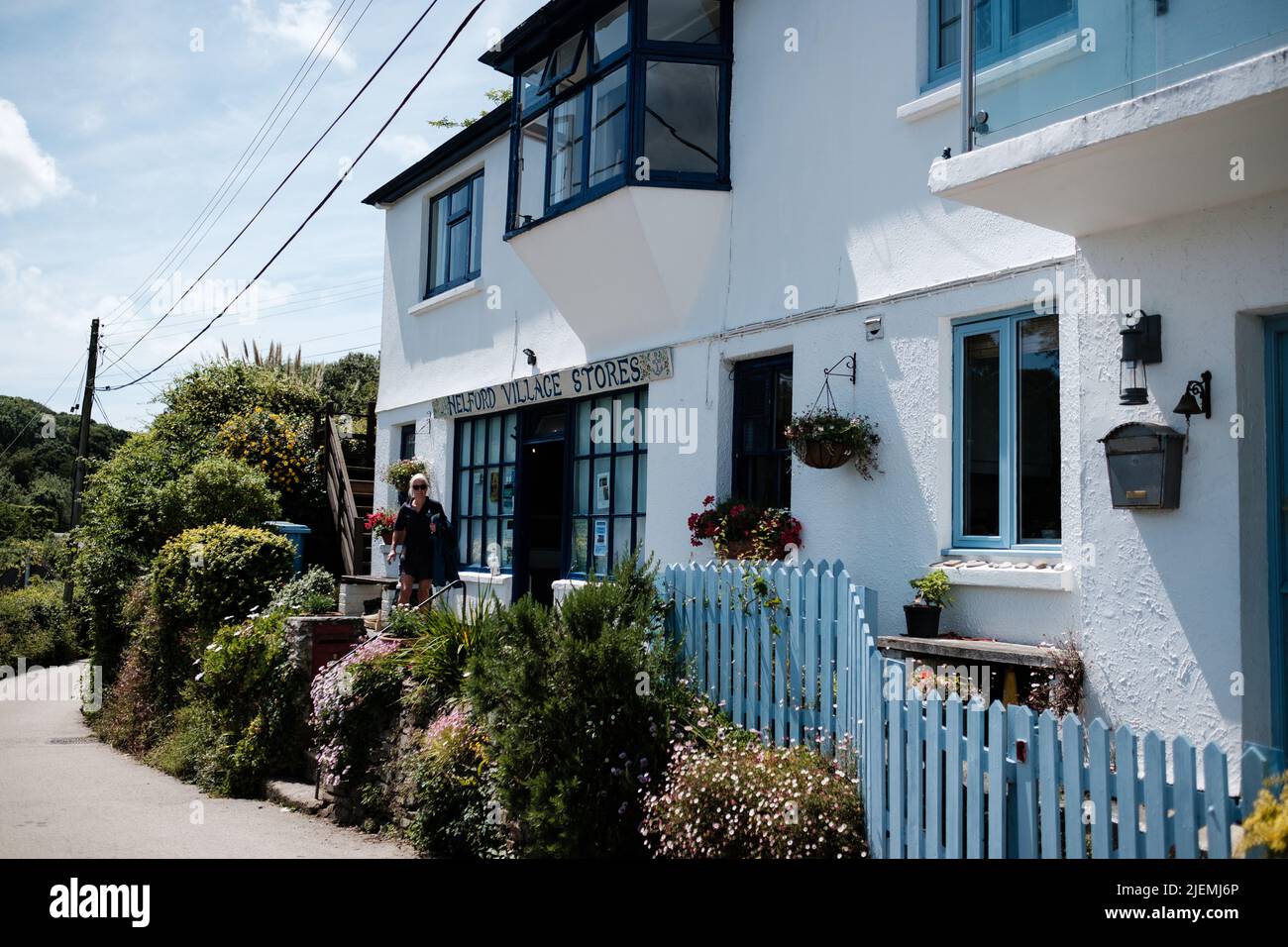 Helford village hi-res stock photography and images - Alamy