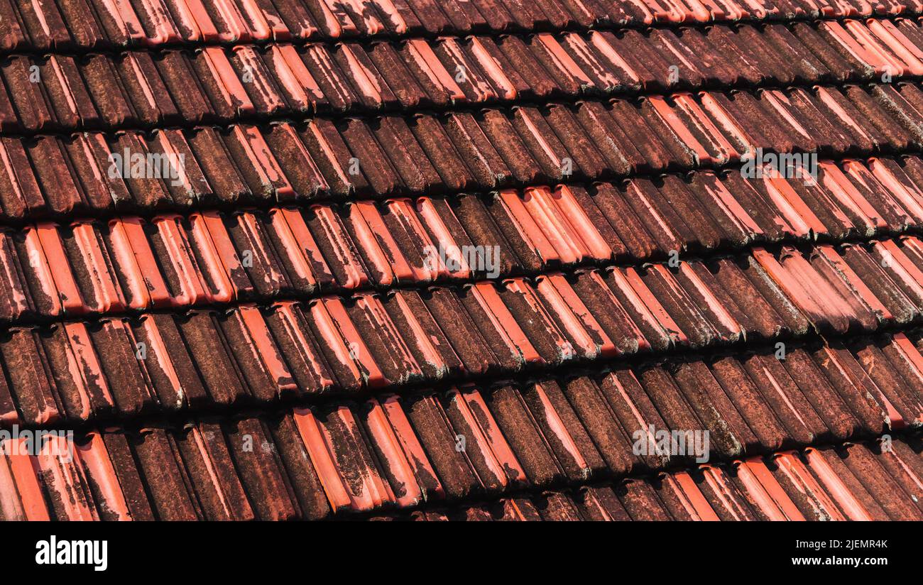 Old red roof tiling, background photo texture Stock Photo - Alamy