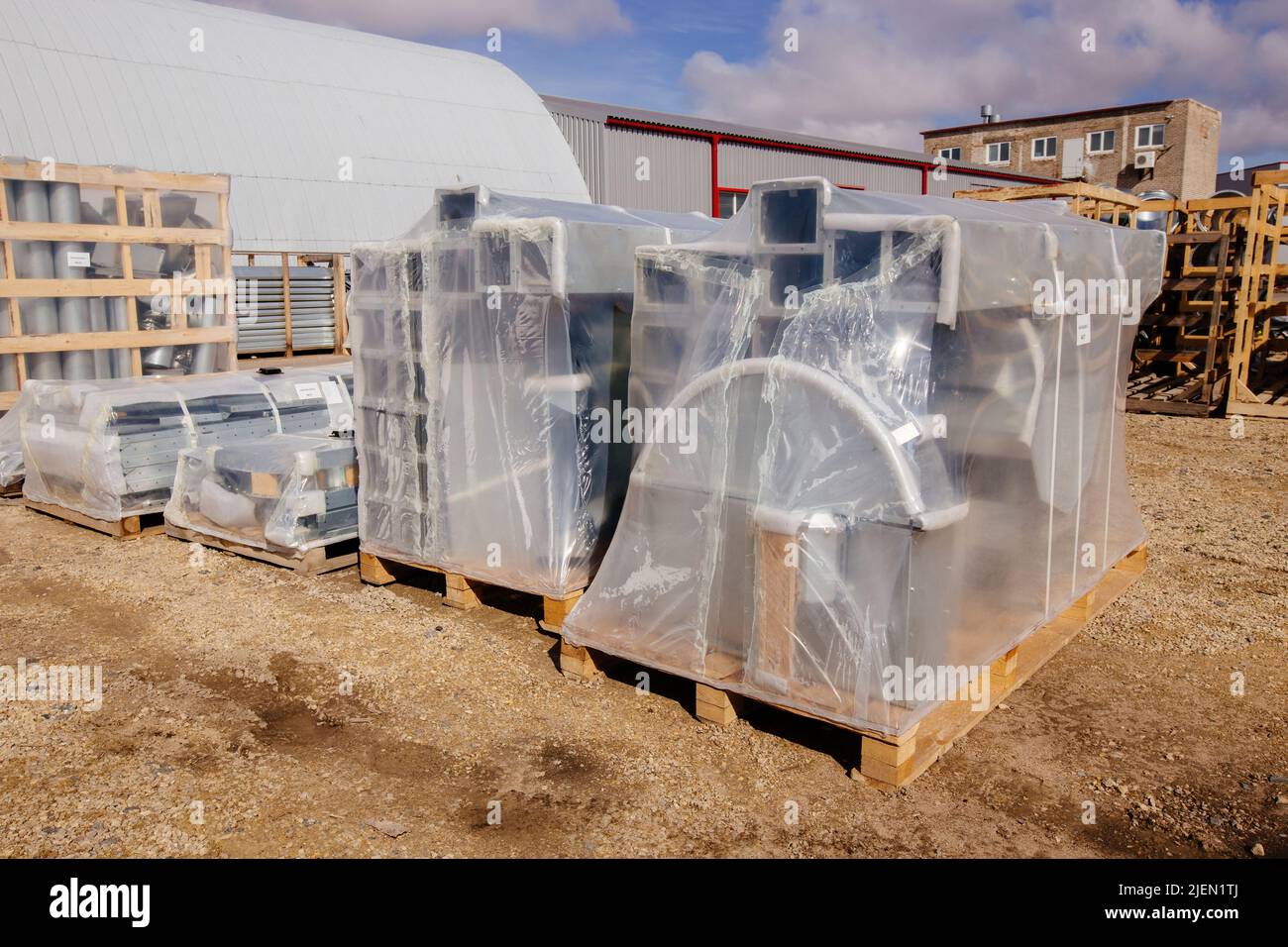 Pallet wrap hi-res stock photography and images - Alamy