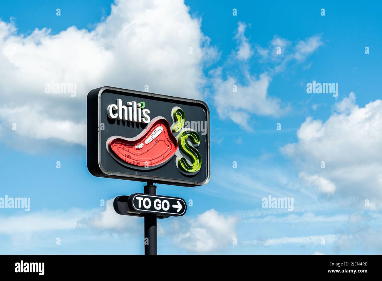 Chilis logo signage hi-res stock photography and images - Alamy