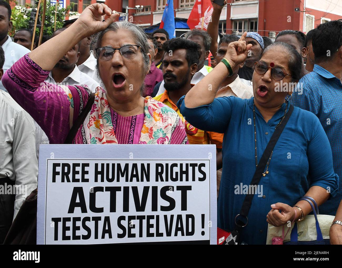 Mumbai, India. 27th June, 2022. A protestor holds a placard during the ...