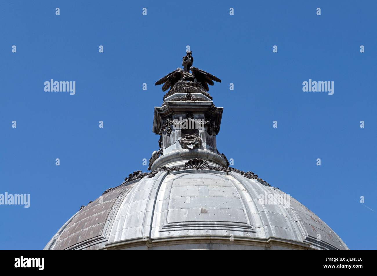 Welsh Dragon statue on top of Cardiff City Hall, June 2022. Henry ...