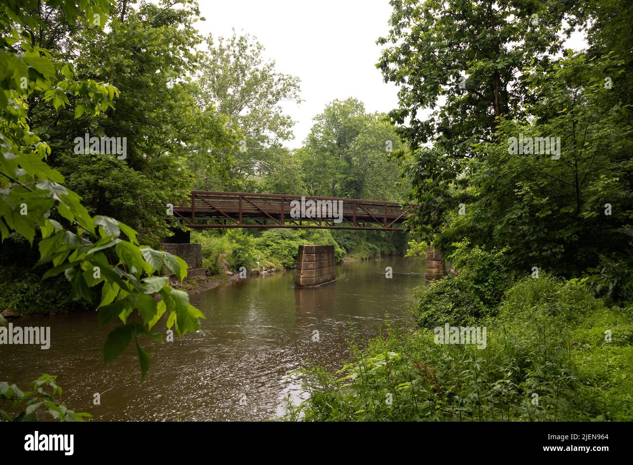 Over water bridge hi-res stock photography and images - Alamy
