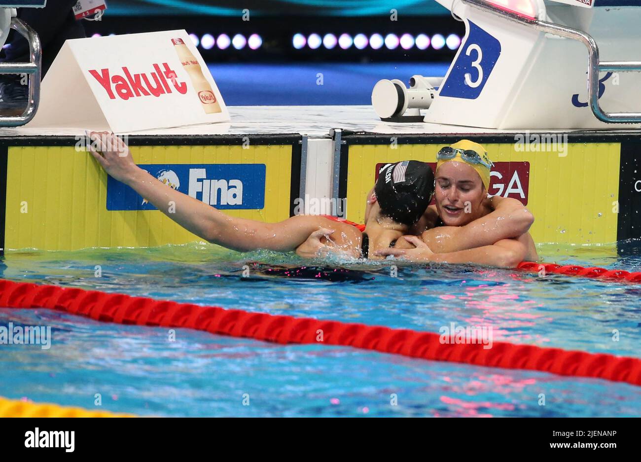 Kaylee MCKeown of Australia and Alex Walsh of USA Finale 200 M Medley ...