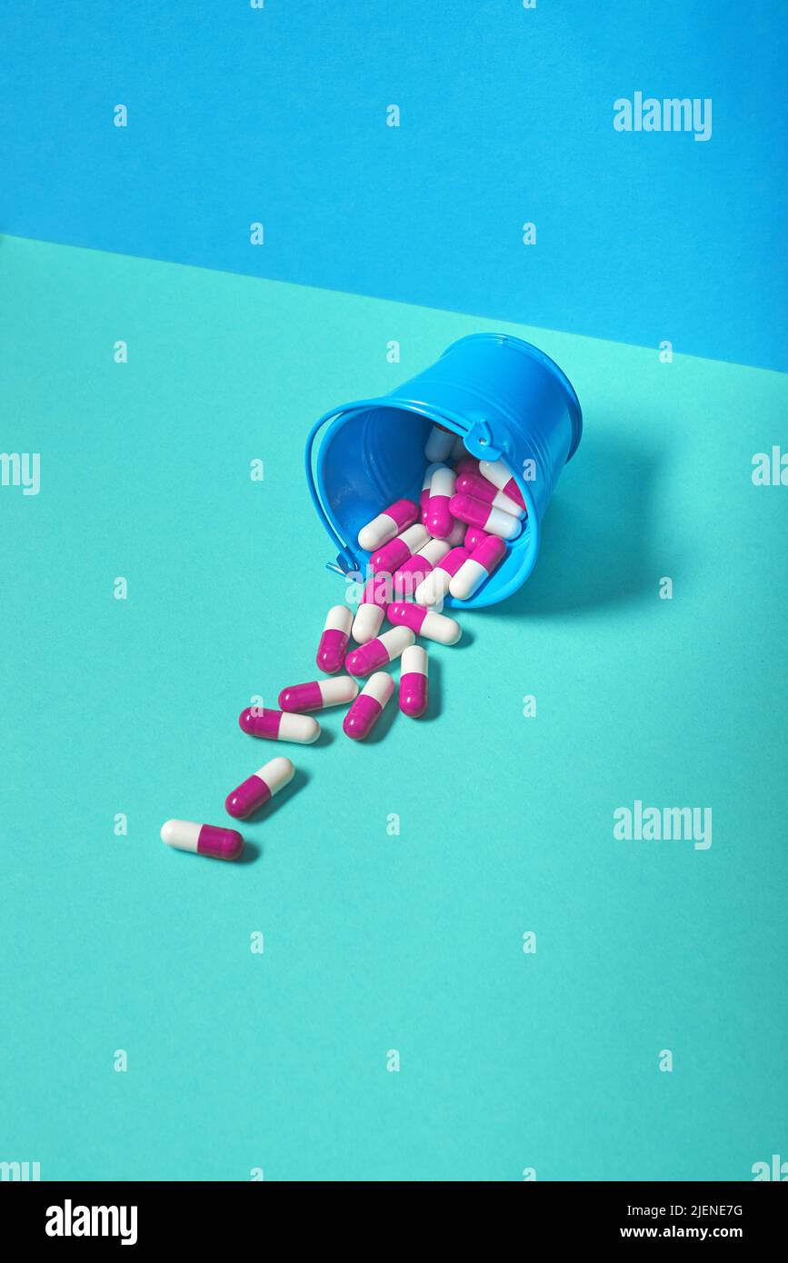 Bucket of pills hi-res stock photography and images - Alamy