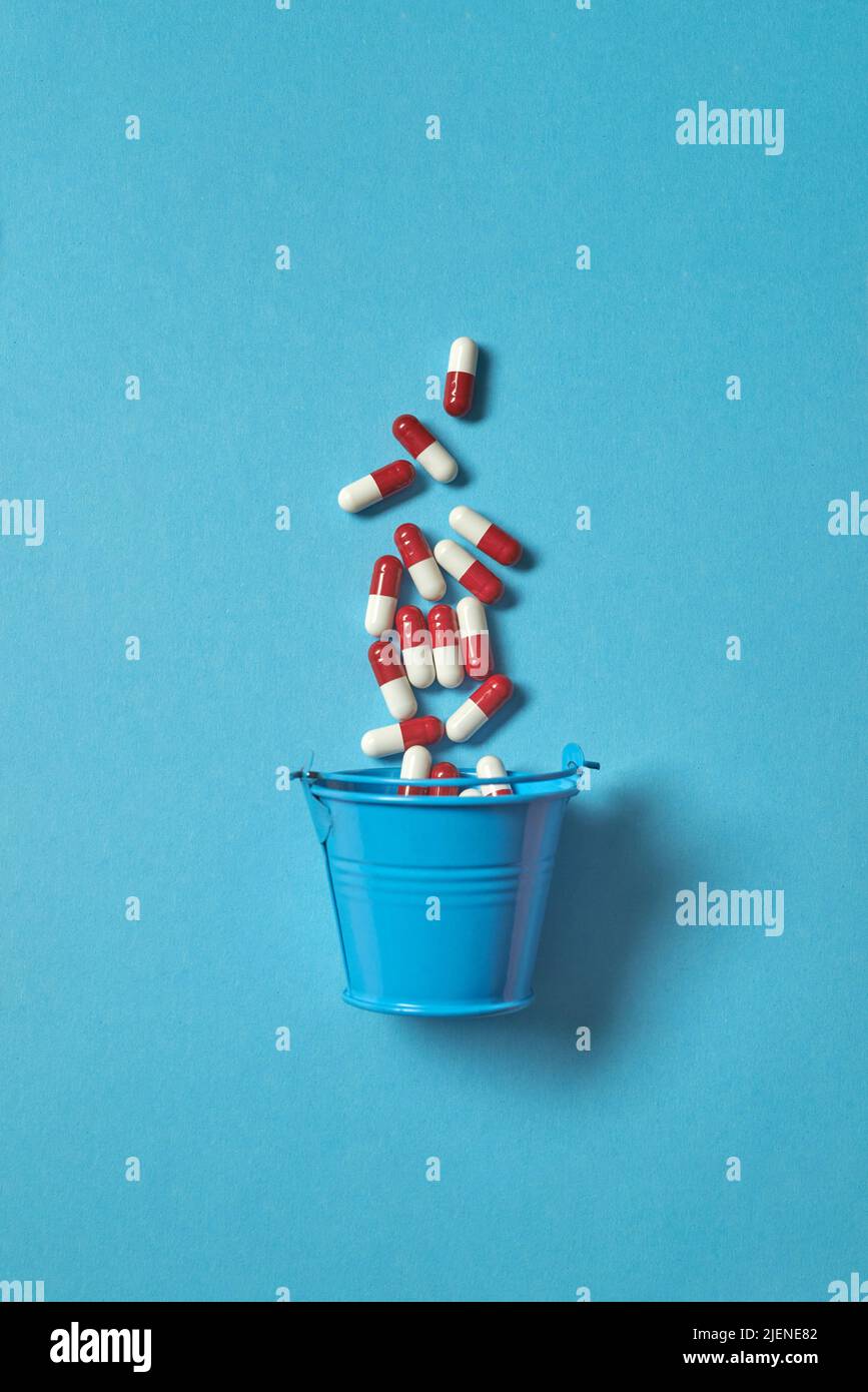 Bucket of pills hi-res stock photography and images - Alamy