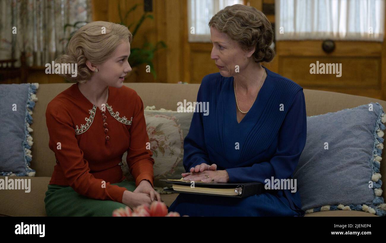 THE FIRST LADY, from left: Cailee Spaeny as Anna Roosevelt, Gillian ...